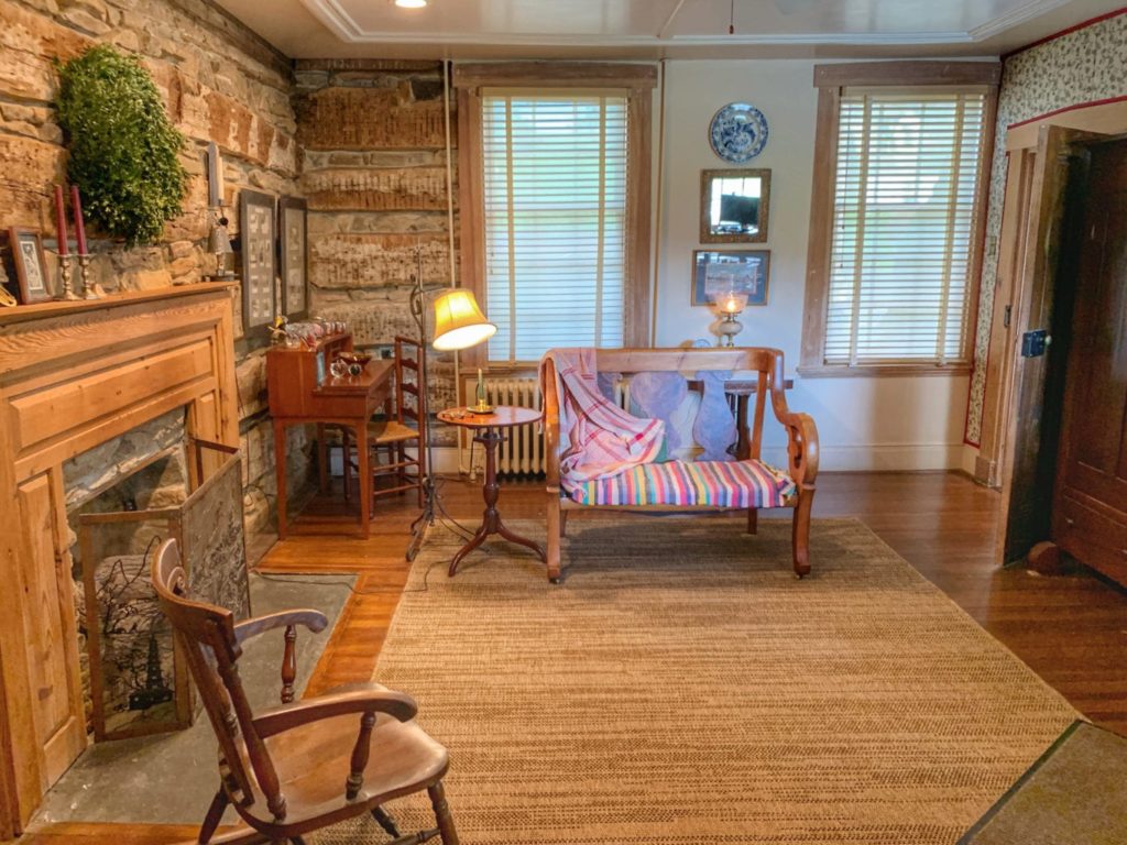 15 east facing windows - Cheri Woodard Realty